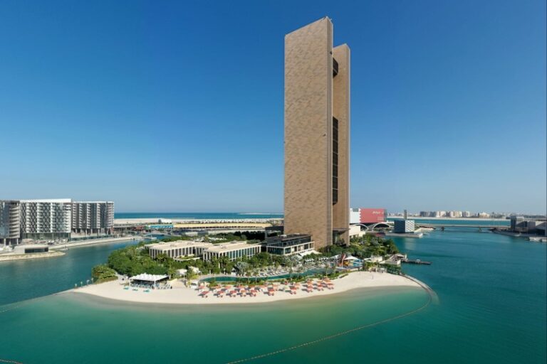 Hotel Review: Four Seasons Bahrain Bay